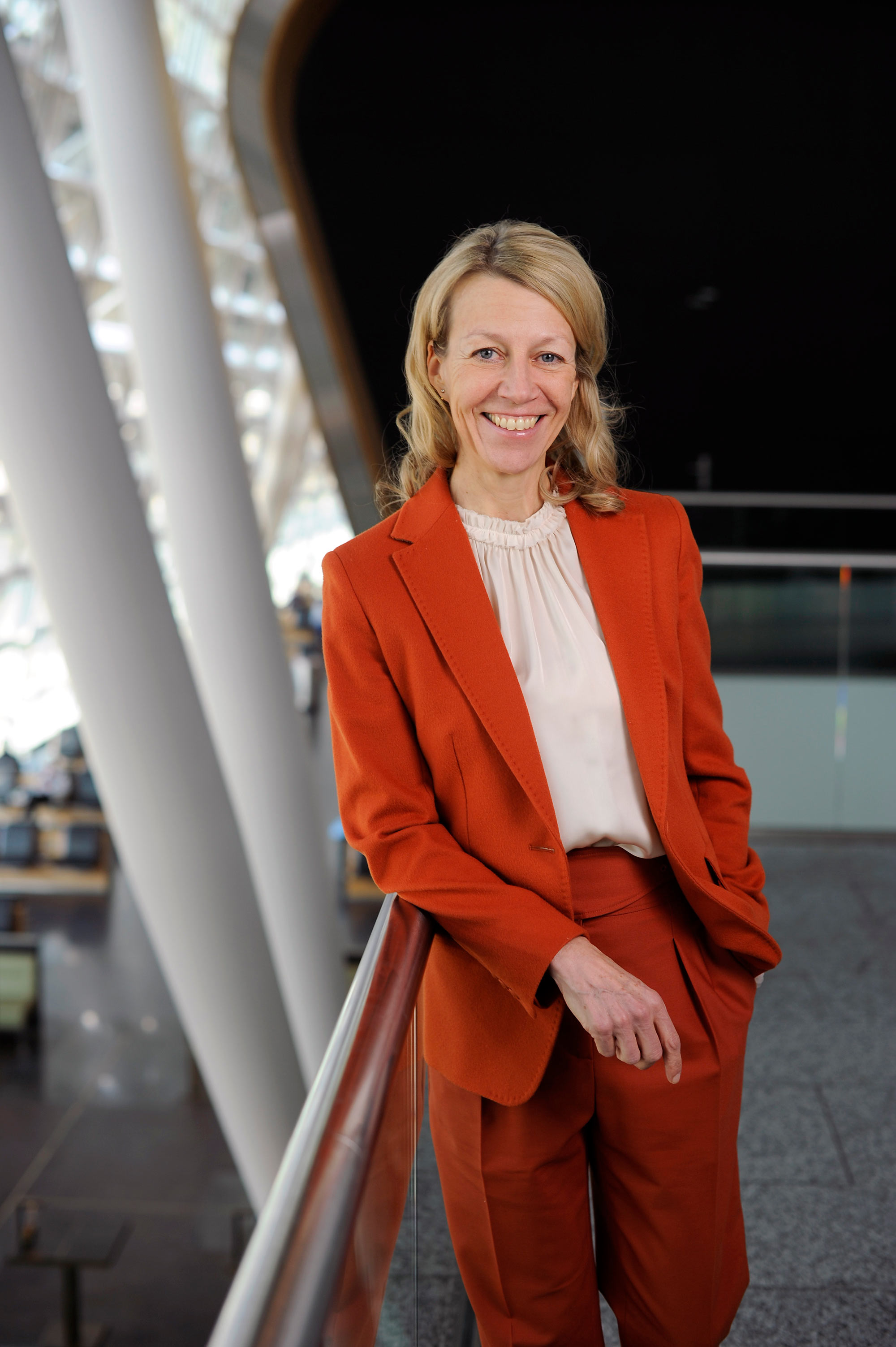 Team - ESSENCE RELATIONS